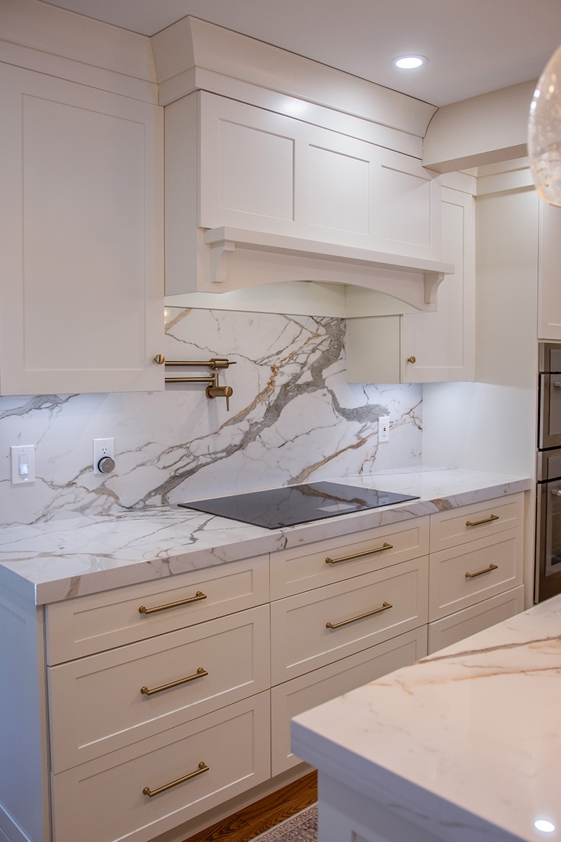 Small Transitional Lakeside Kitchen - Showplace Design Center