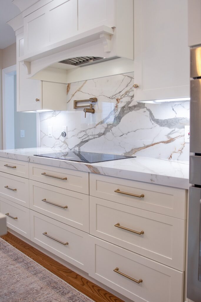 Small Transitional Lakeside Kitchen - Showplace Design Center